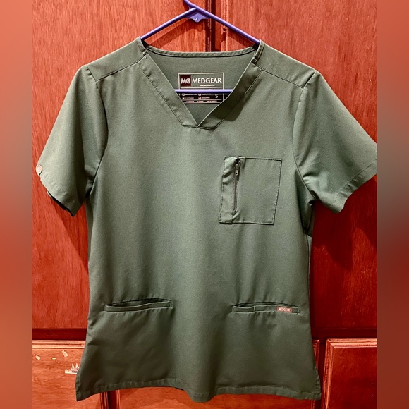 Med Gear | Tops | Med Gear Green Scrubs Set | Poshmark